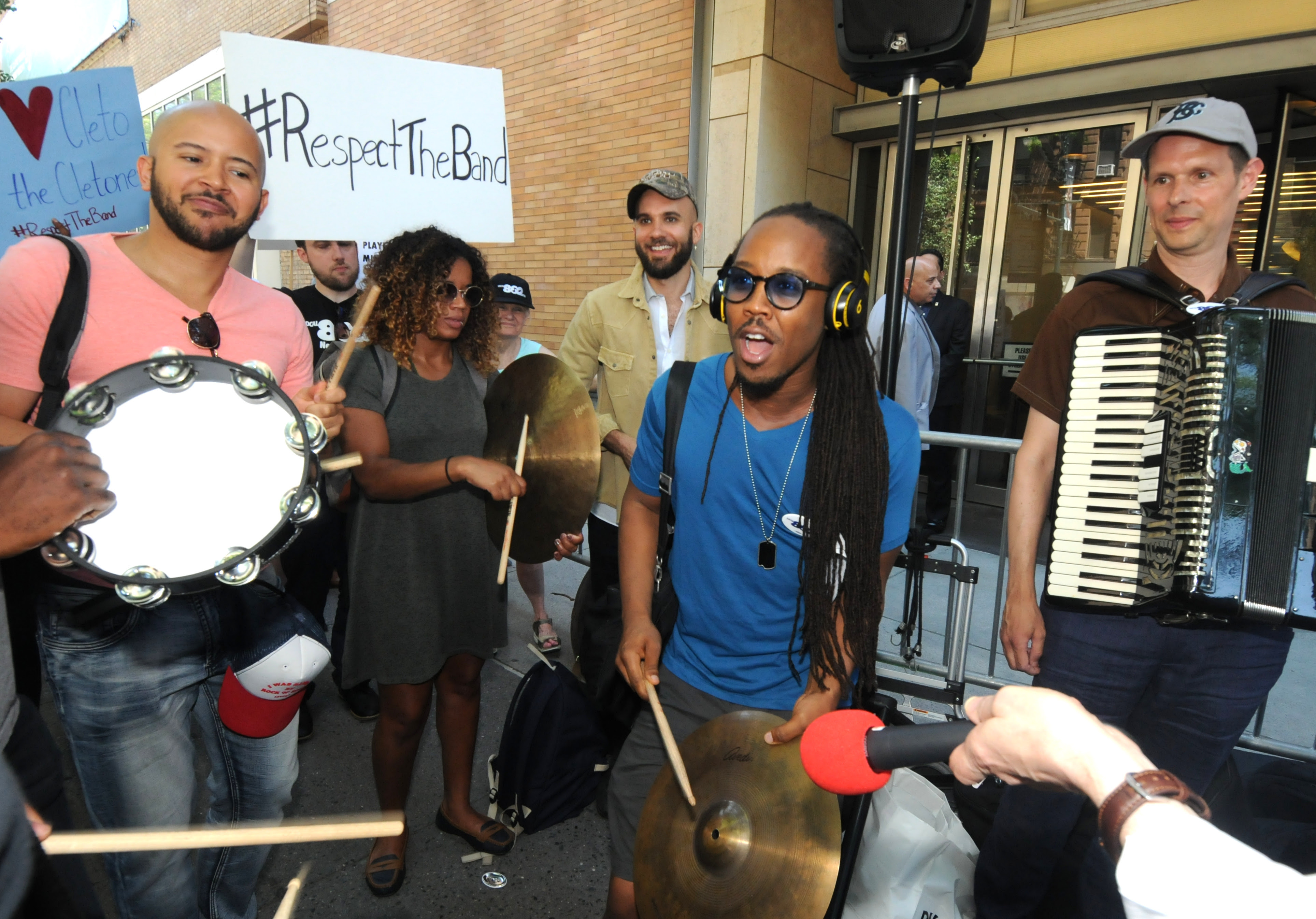 #RespectTheBand: AFM Live TV Musicians Rally for a Fair Contract! | New ...